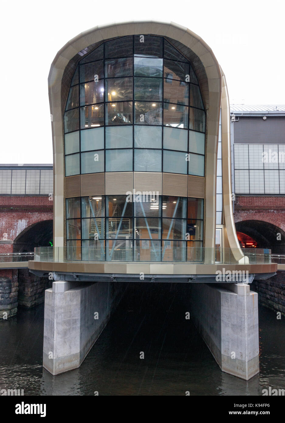 New southern pedestrian entrance, Leeds train station Stock Photo - Alamy