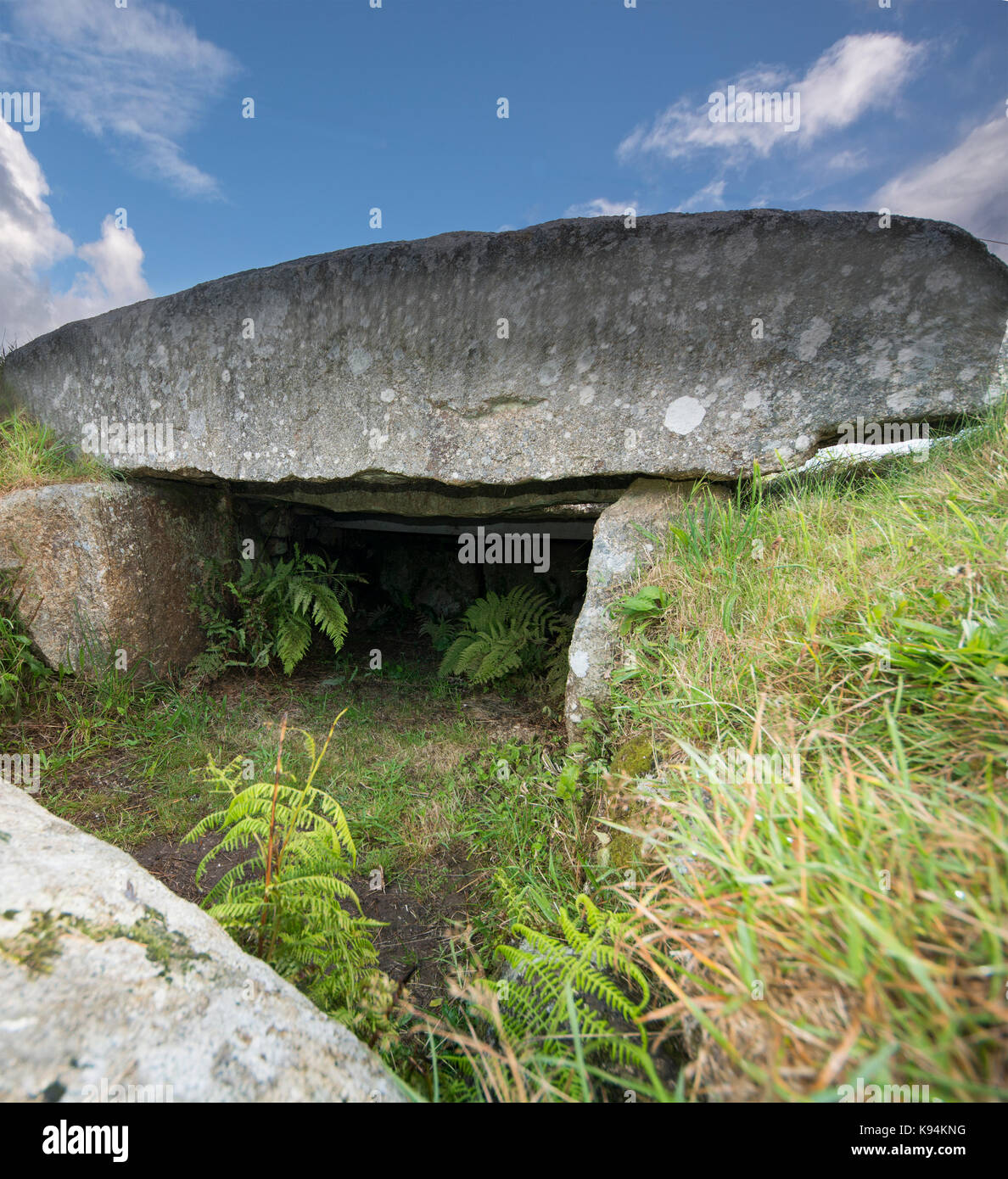 Tregiffian Barrow Neolithic or early Bronze Age chambered tomb Stock ...