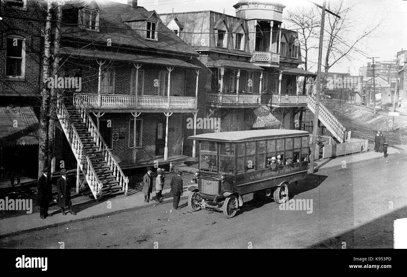 La rue Racine a Chicoutimi en 1910 Stock Photo - Alamy