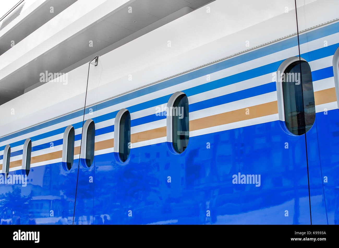 Cruise ship windows hi-res stock photography and images - Alamy