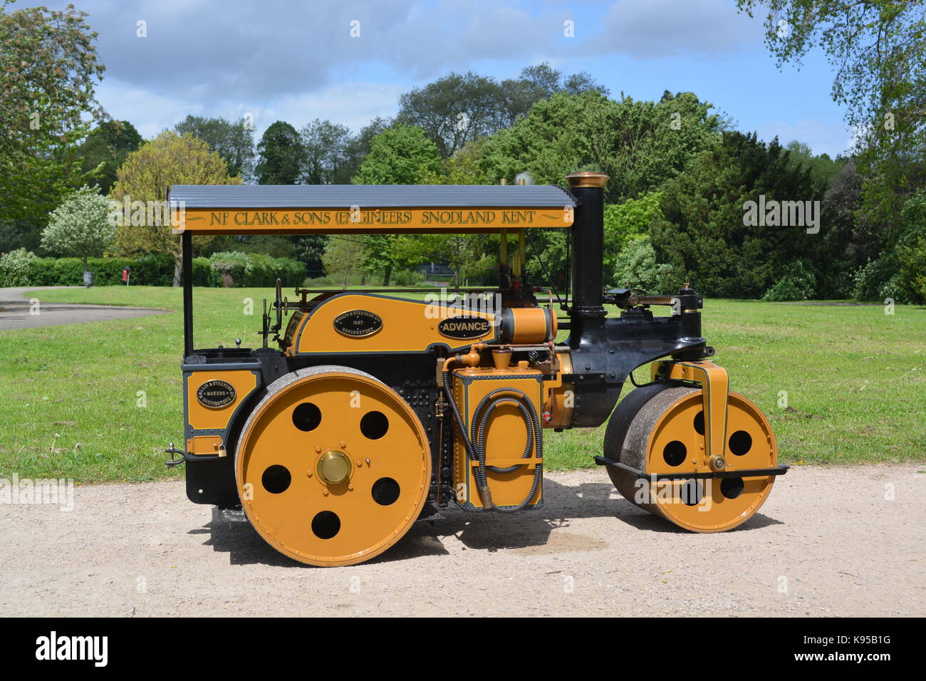 4 inch Scale Wallis Advance Steam Roller Stock Photo - Alamy