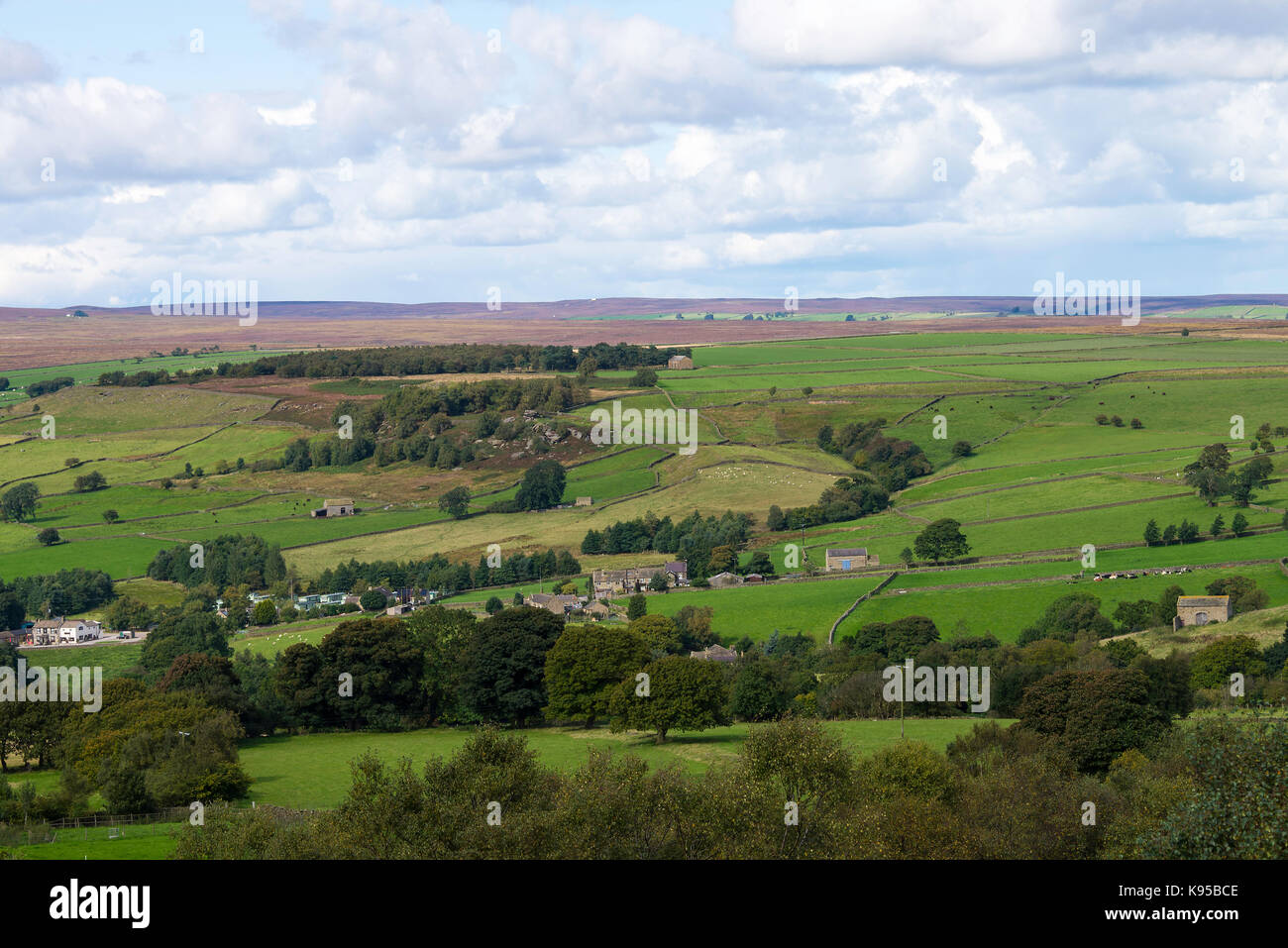 Views of Beautiful Yorkshire Countryside from Brimham Rocks ...