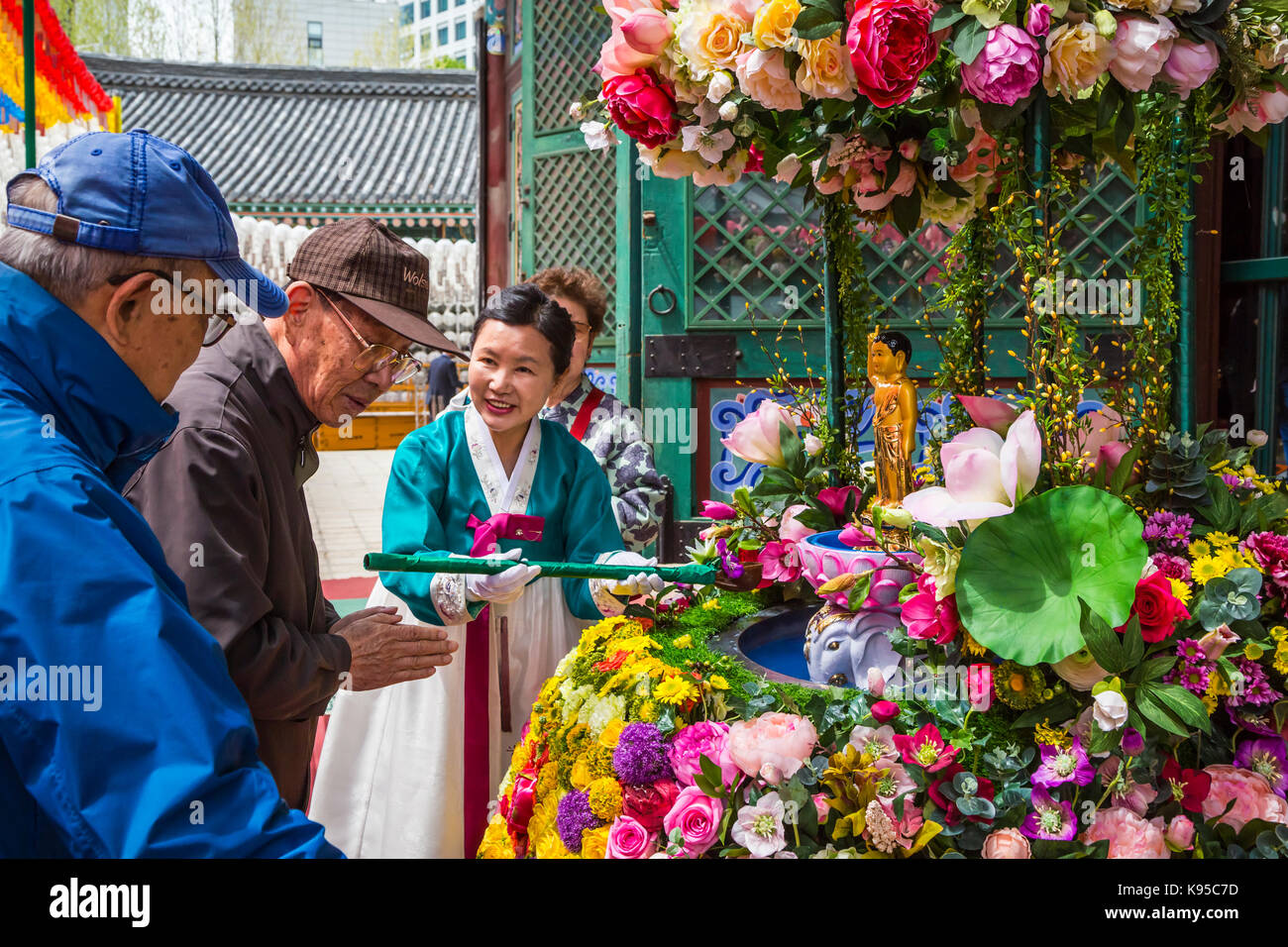 The colorful Jogyesa Buddhist Temple in Seoul, South Korea, Asia Stock ...
