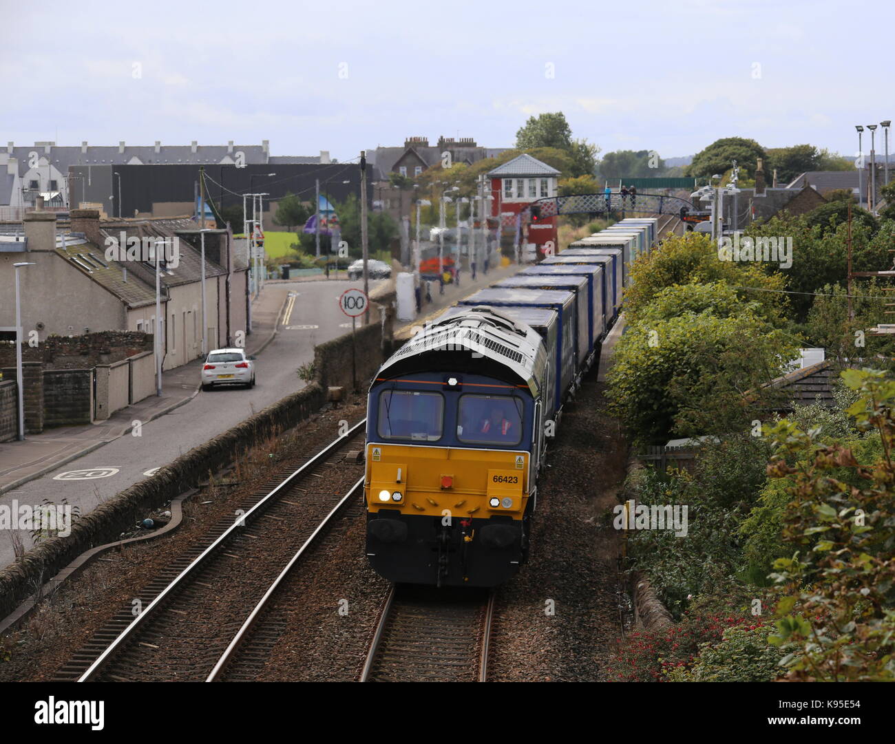 Elevated freight railway hi-res stock photography and images - Alamy