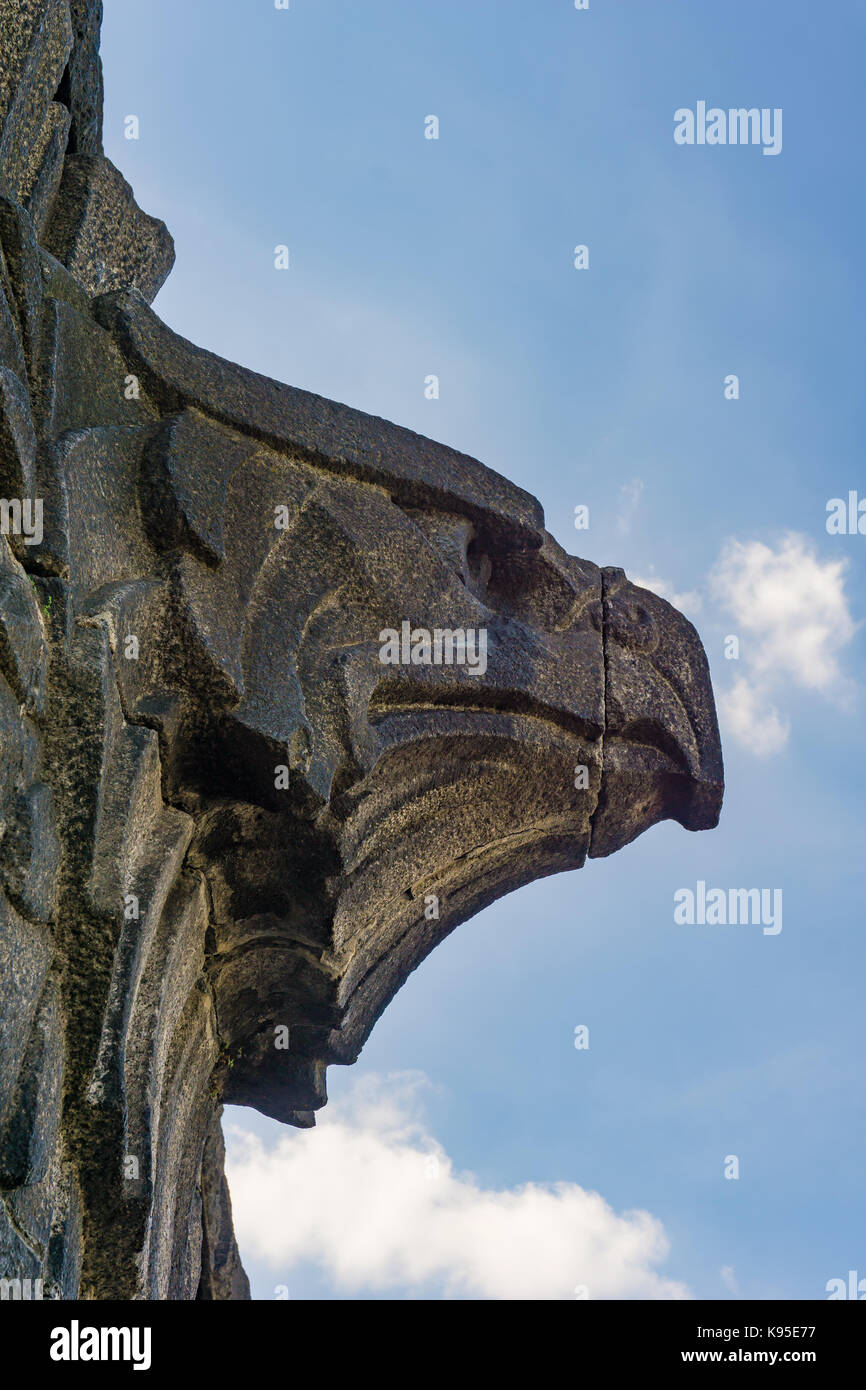 Old stone eagle hi-res stock photography and images - Alamy