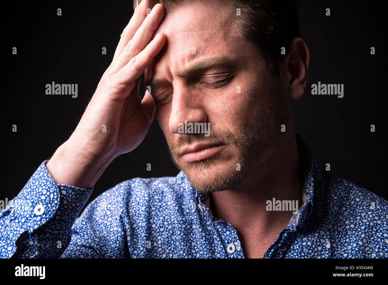 Men tears hi-res stock photography and images - Alamy