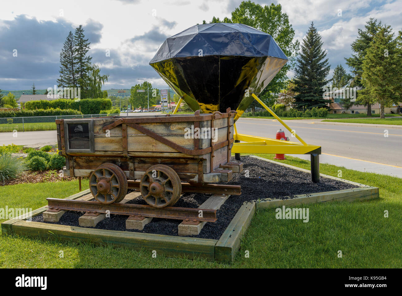 Coal cart hi-res stock photography and images - Alamy
