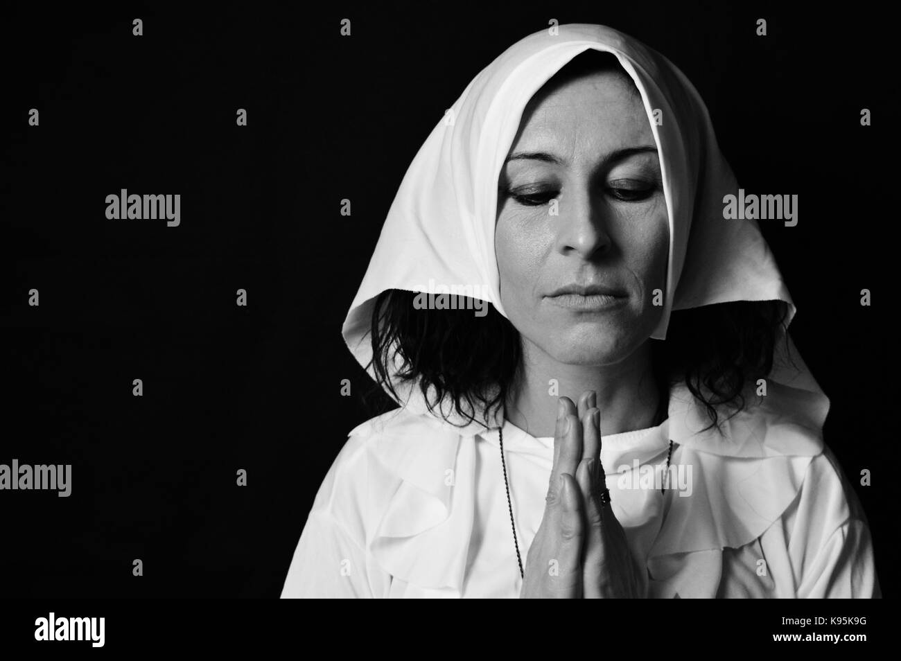 White nun hi-res stock photography and images - Alamy