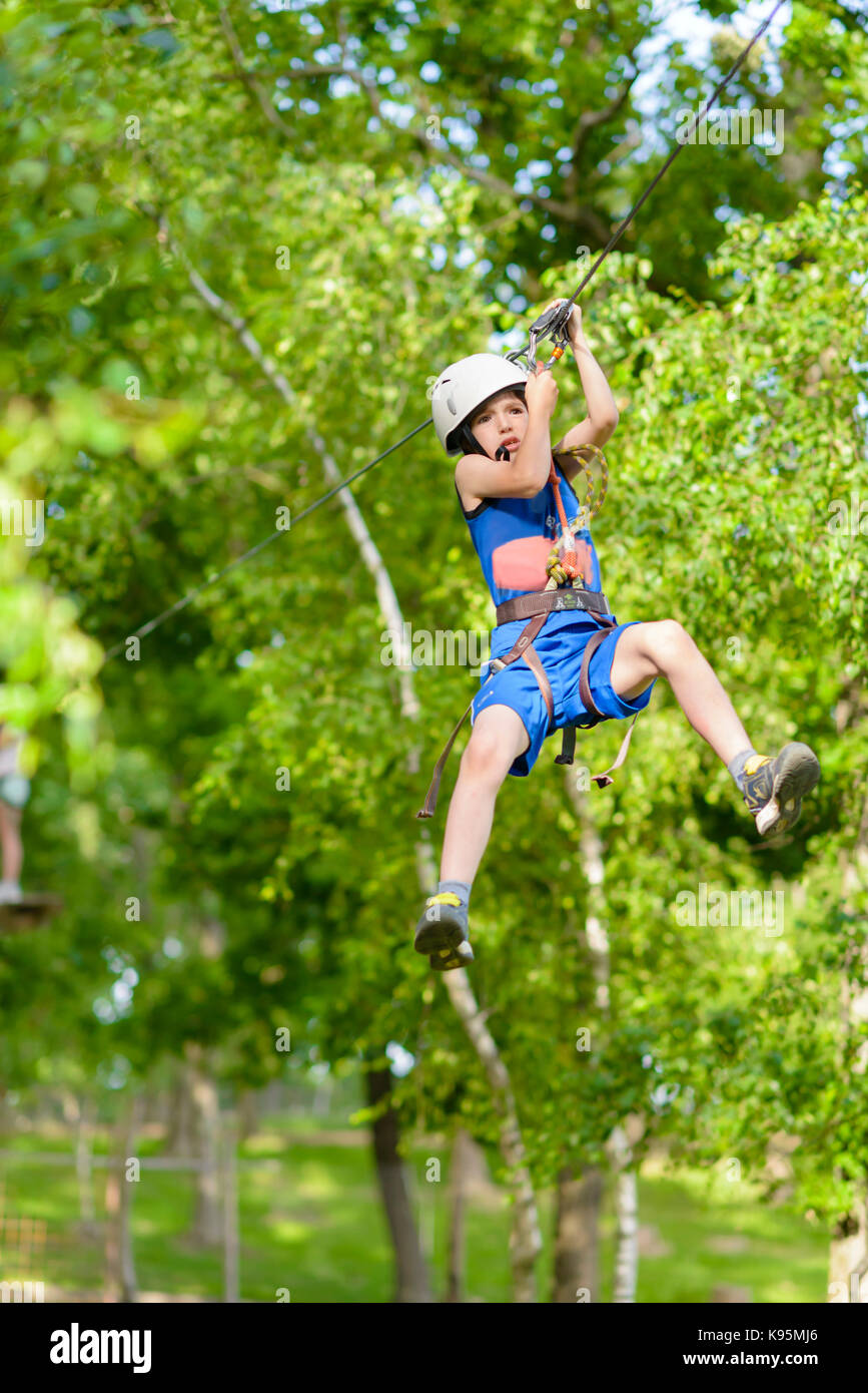Scared kid hi-res stock photography and images - Alamy
