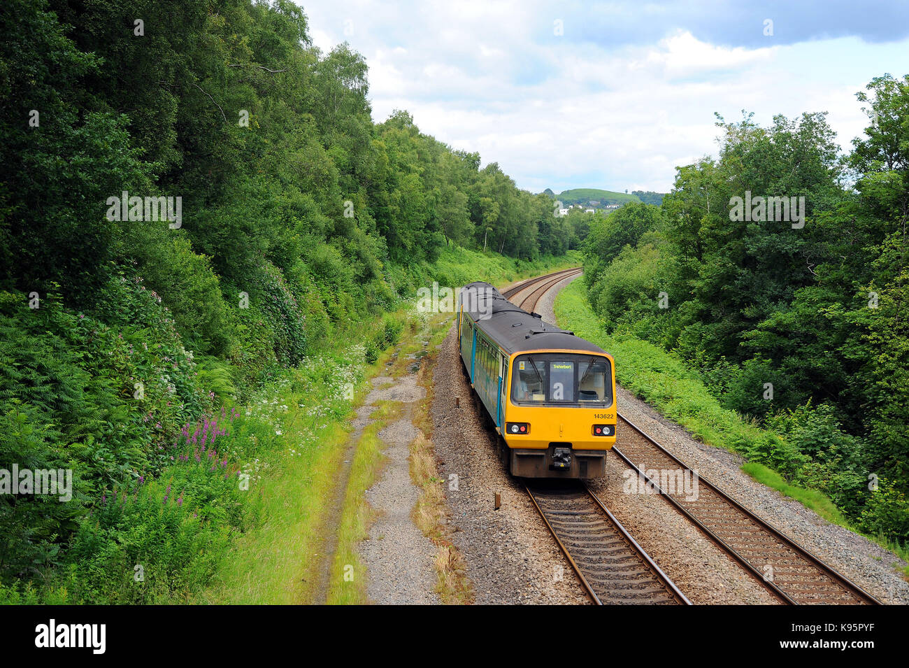 V set trains hi-res stock photography and images - Alamy