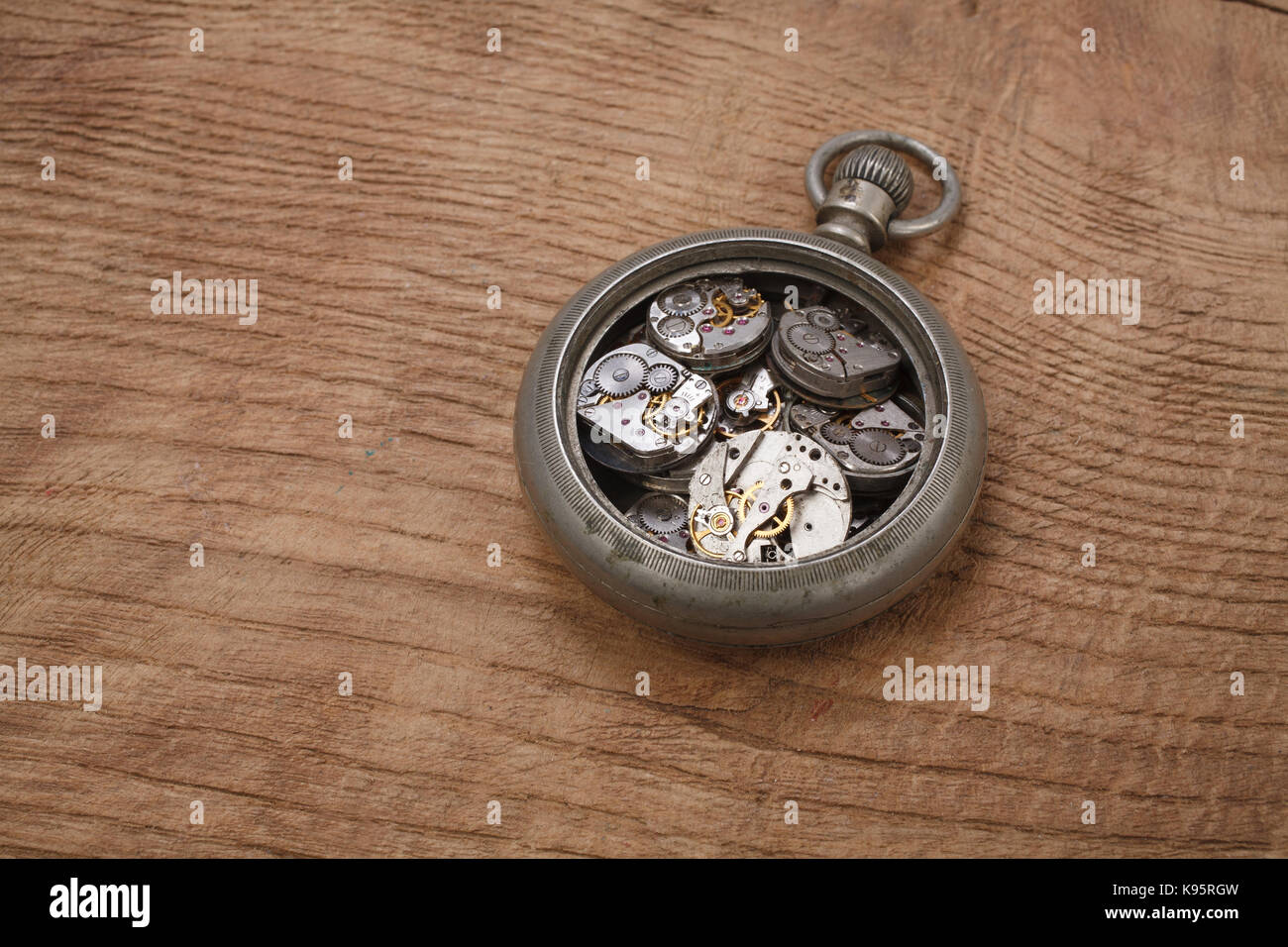 Broken Watch Stock Photos & Broken Watch Stock Images - Alamy
