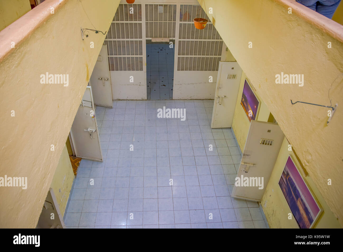 Deserted lockup hi-res stock photography and images - Alamy