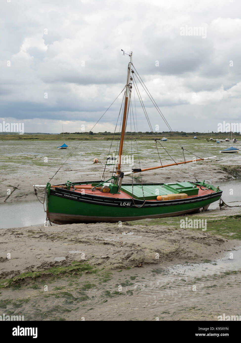 Leigh on sea southend fishing boats Stock Photo - Alamy