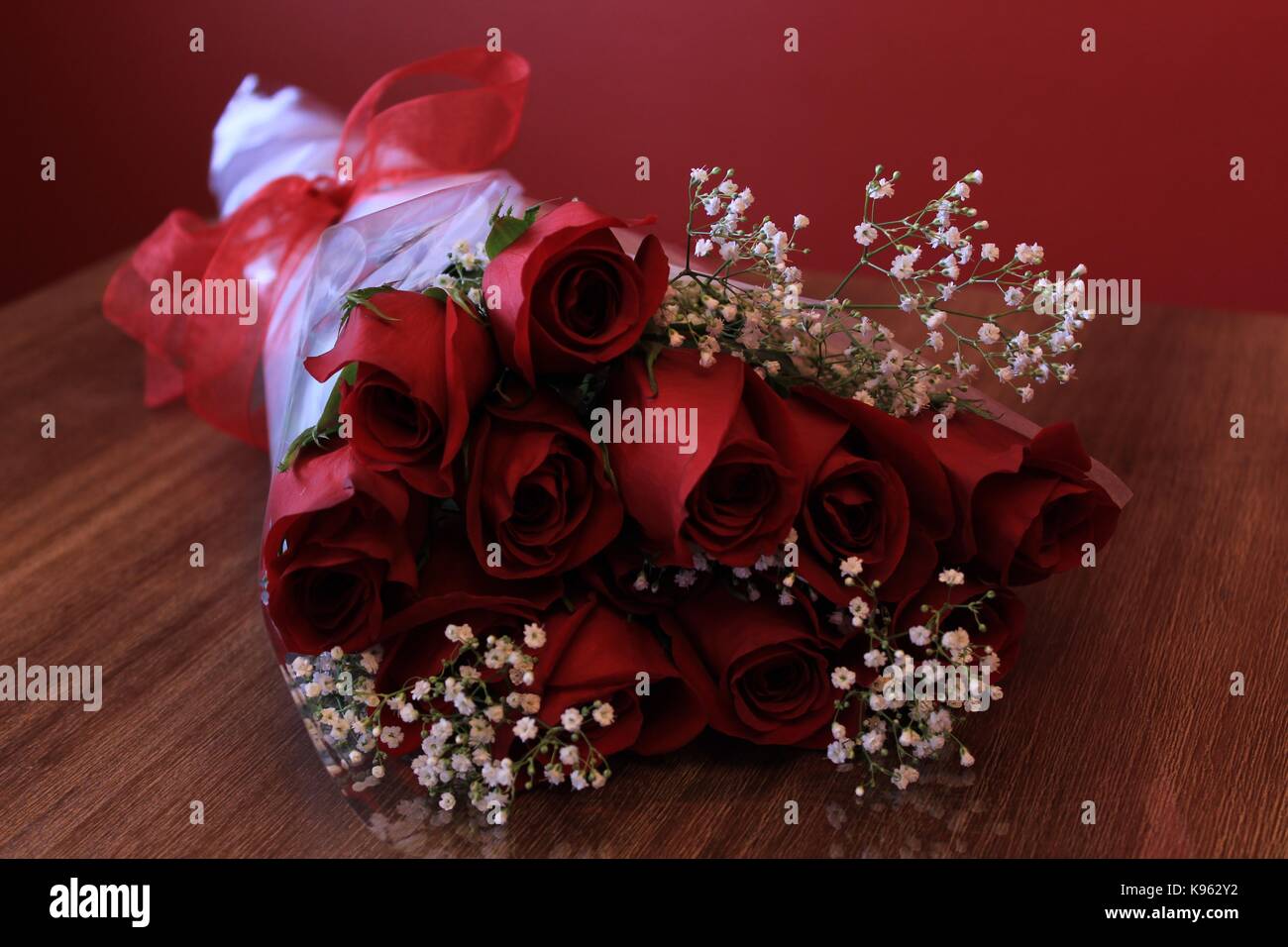 Violets and roses hi-res stock photography and images - Alamy