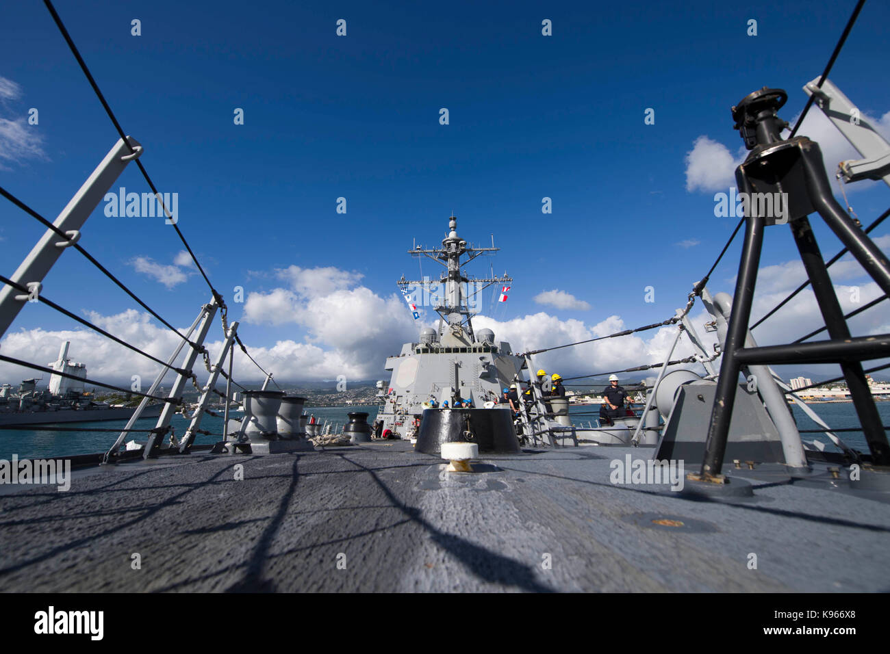 The Arleigh Burke-class guided-missile destroyer USS Shoup (DDG 86 ...