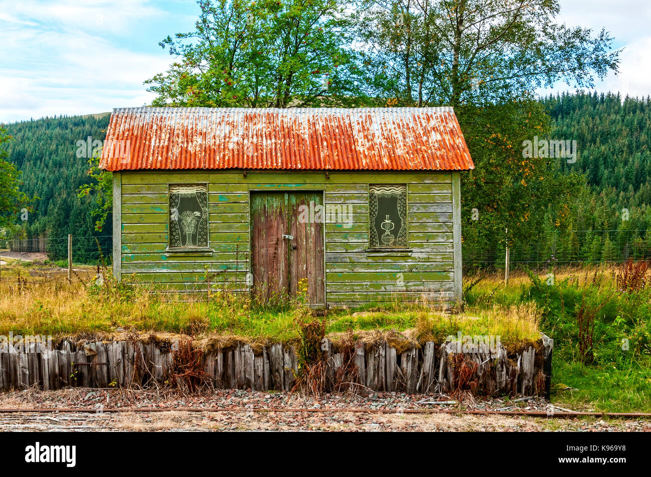 Hut at rannoch railway station hi-res stock photography and images - Alamy