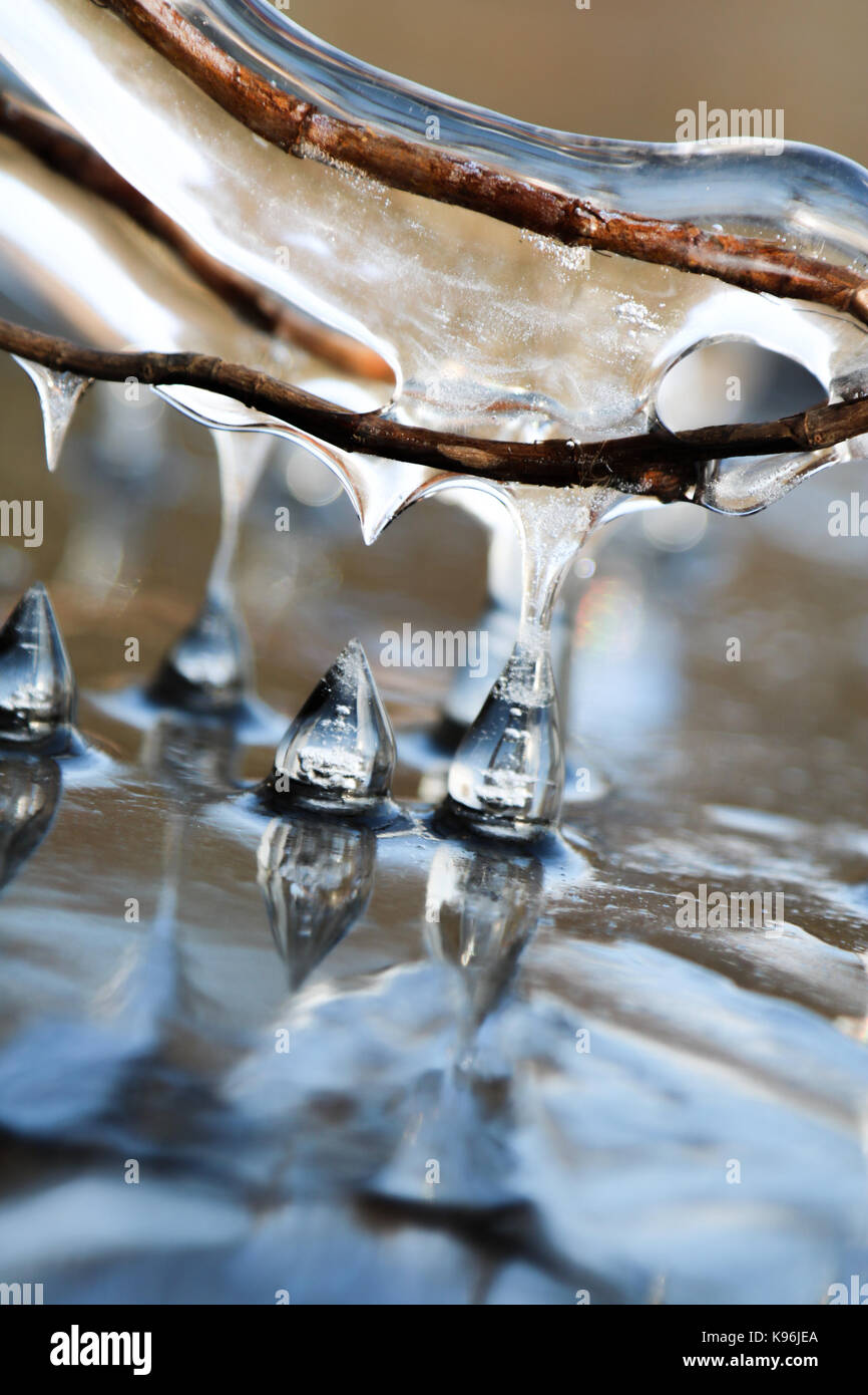 Frozen drops hanging hi-res stock photography and images - Alamy