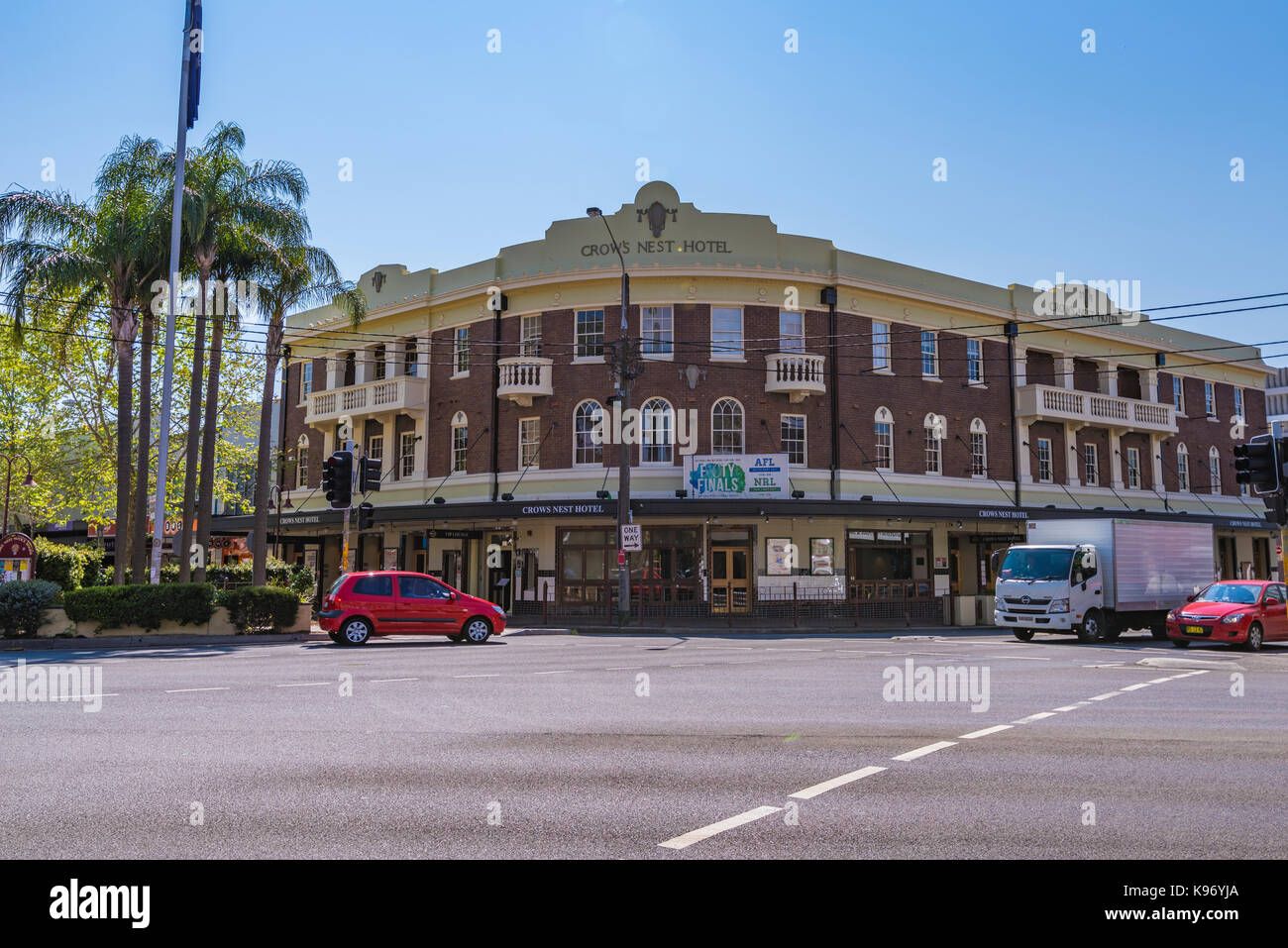 Crows Nest Hotel, Falcon Street, Sydney Stock Photo - Alamy