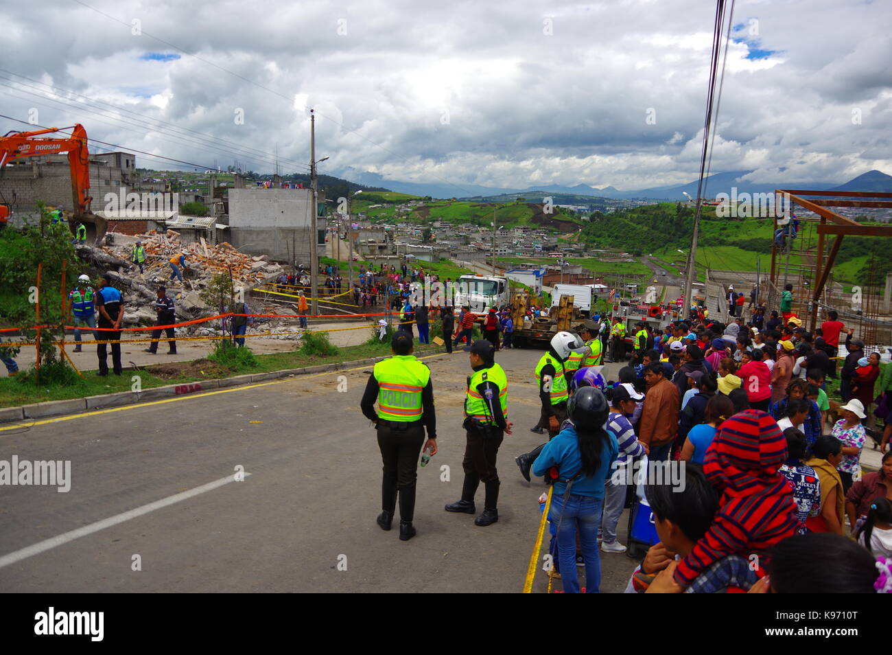 Ecuador quito earthquake hi-res stock photography and images - Alamy