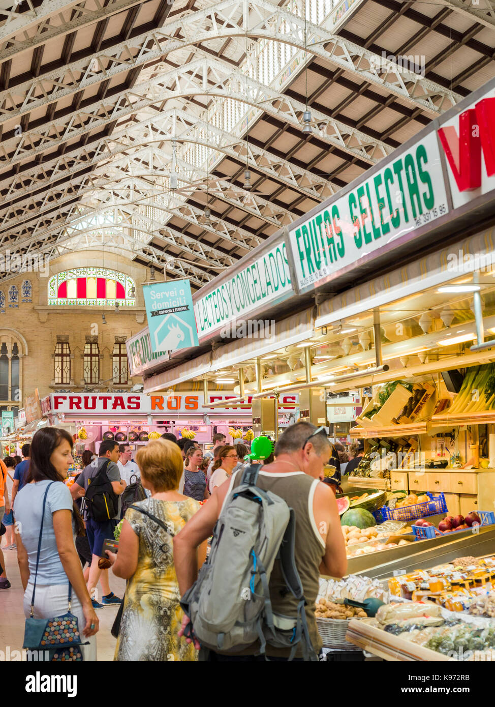 Fresh fruit and veg on sale at the indoor Central Market (Mercat ...