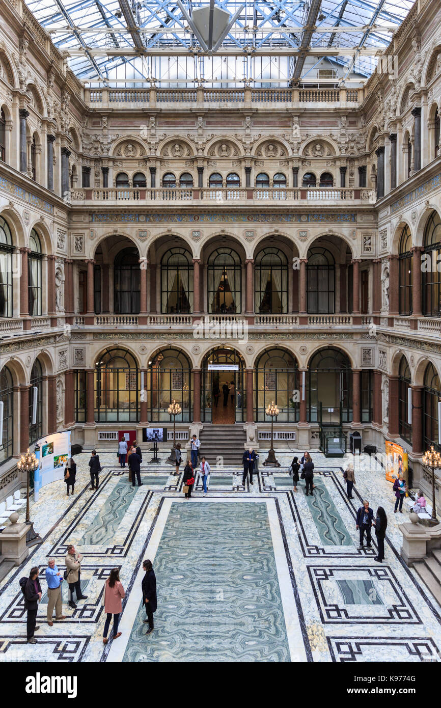 Durbar court architecture hi-res stock photography and images - Alamy