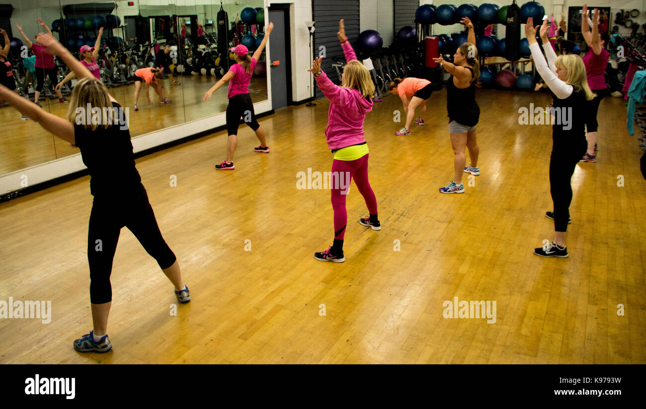 Shots of people at the Gym working out Stock Photo - Alamy