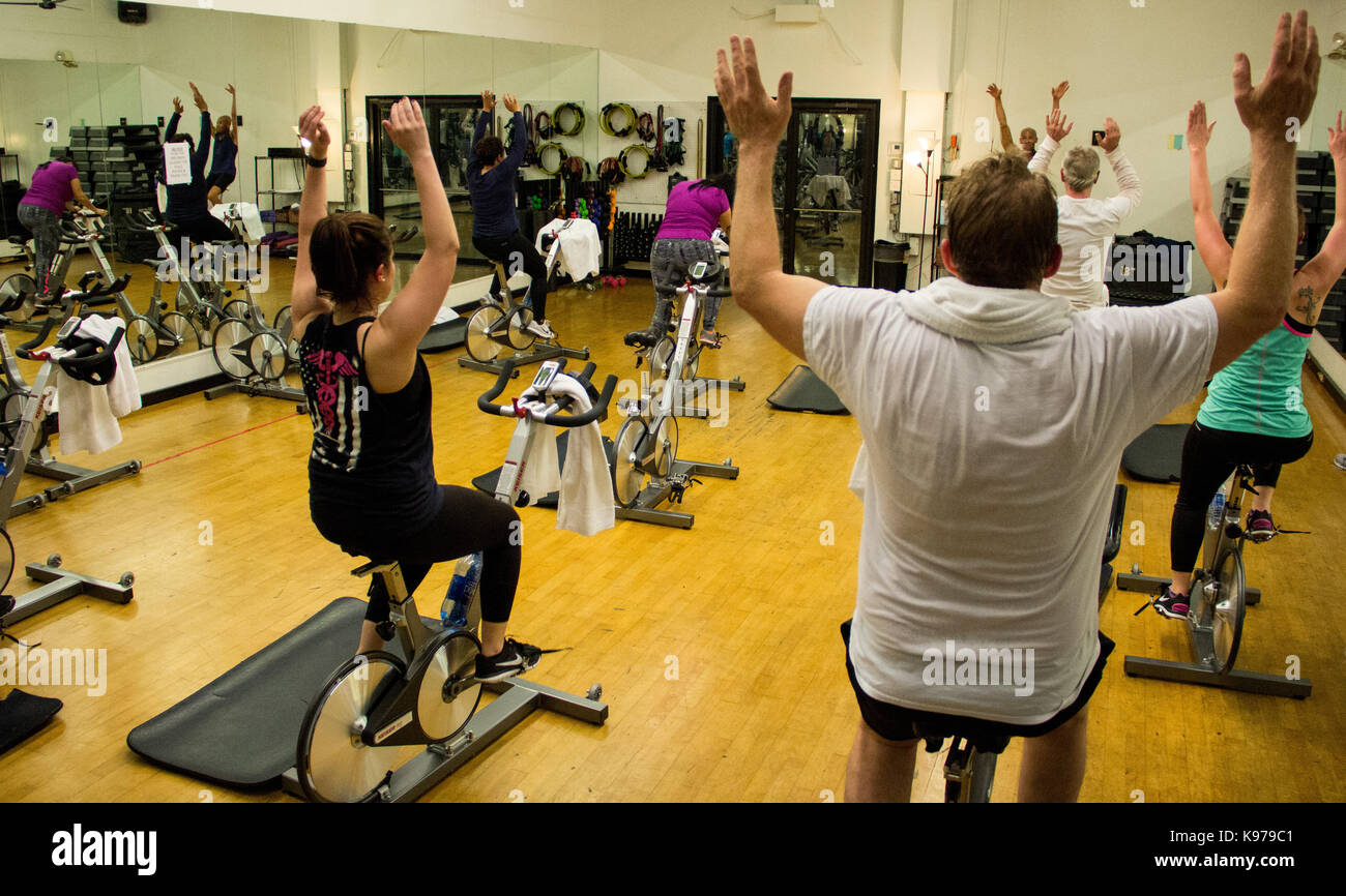 Shots of people at the Gym working out Stock Photo - Alamy