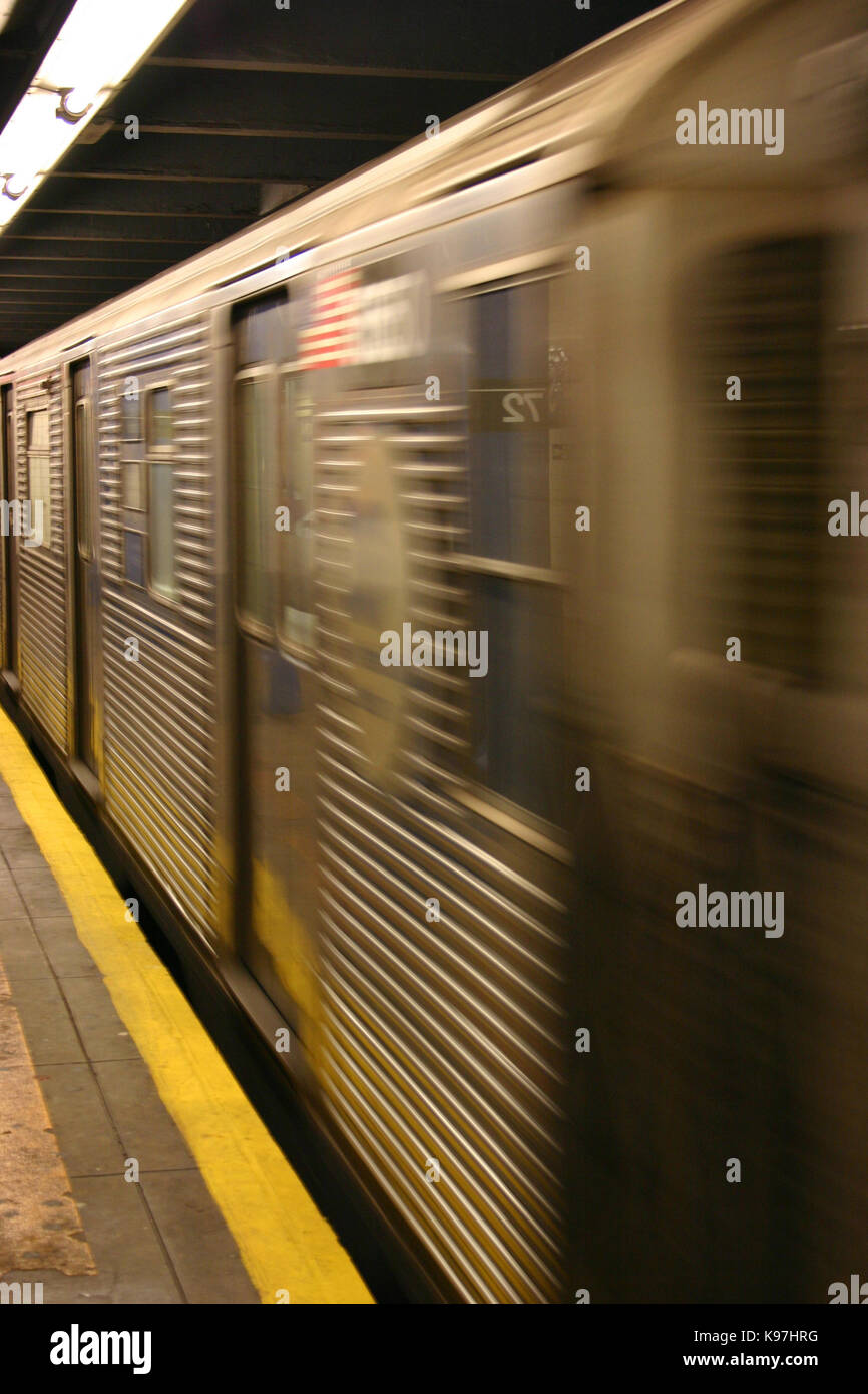 How to ride the new york city subway High Resolution Stock Photography ...