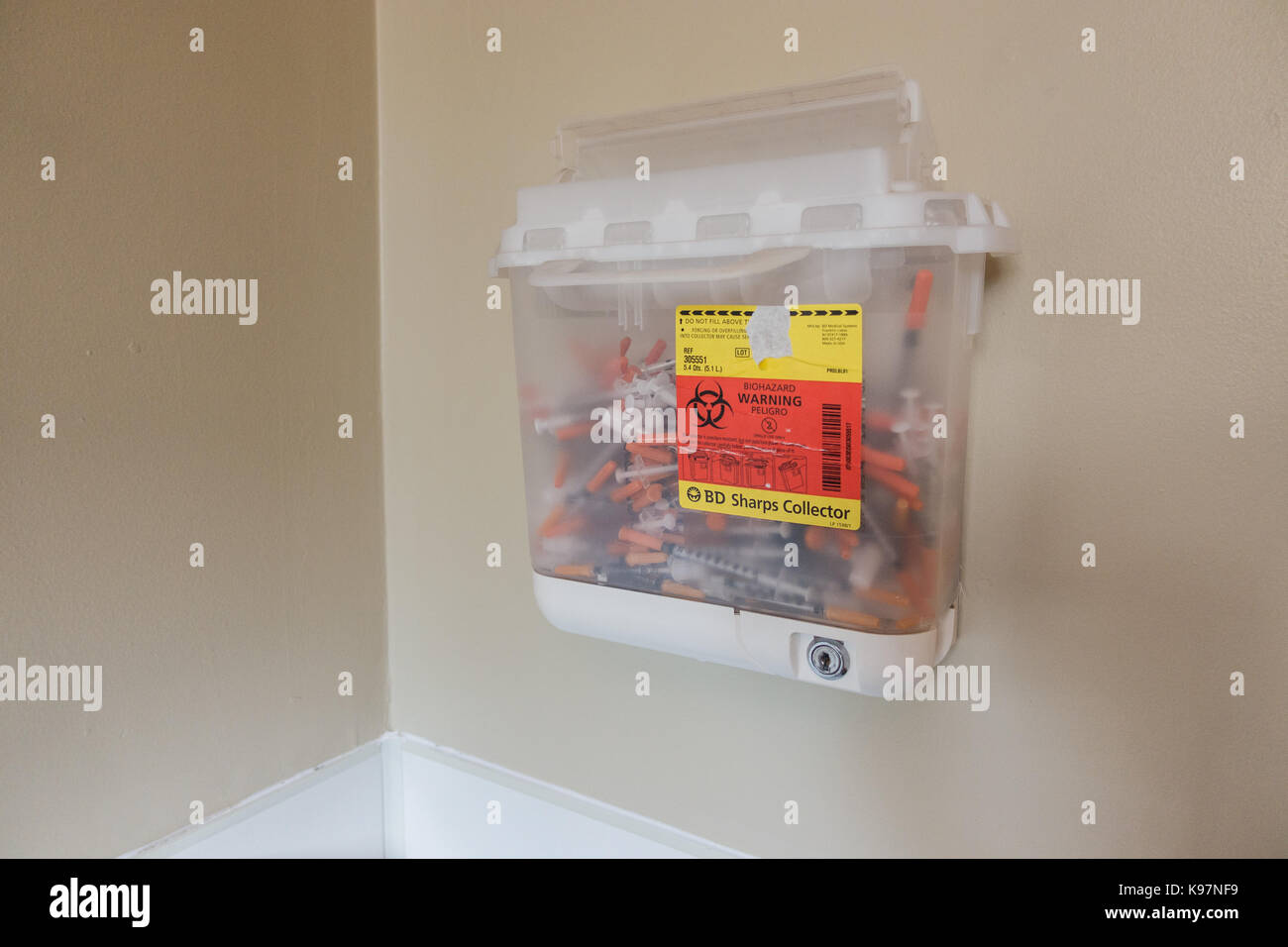 Sharps disposal container hi-res stock photography and images - Alamy