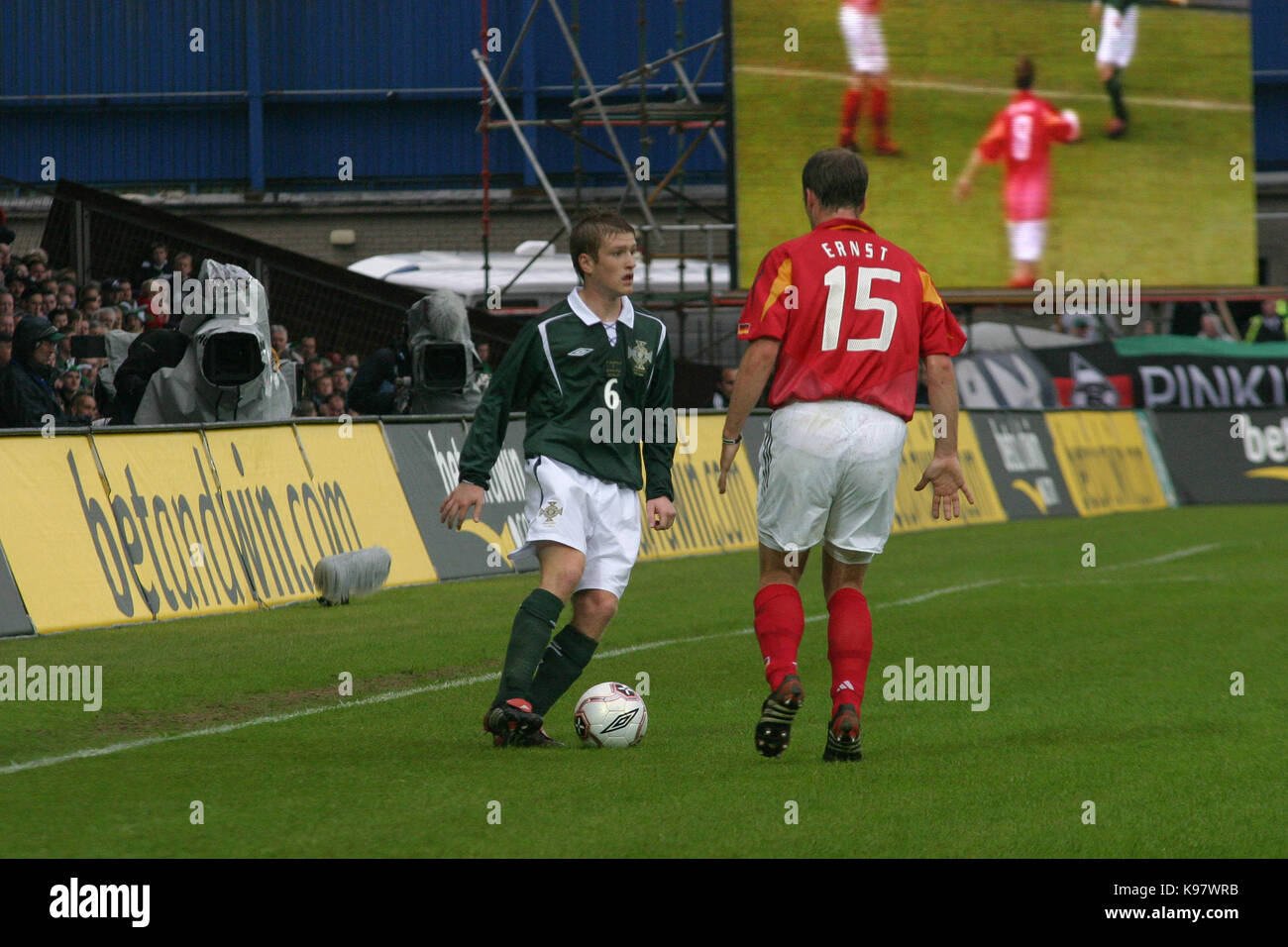 International football belfast 2005 hi-res stock photography and images ...