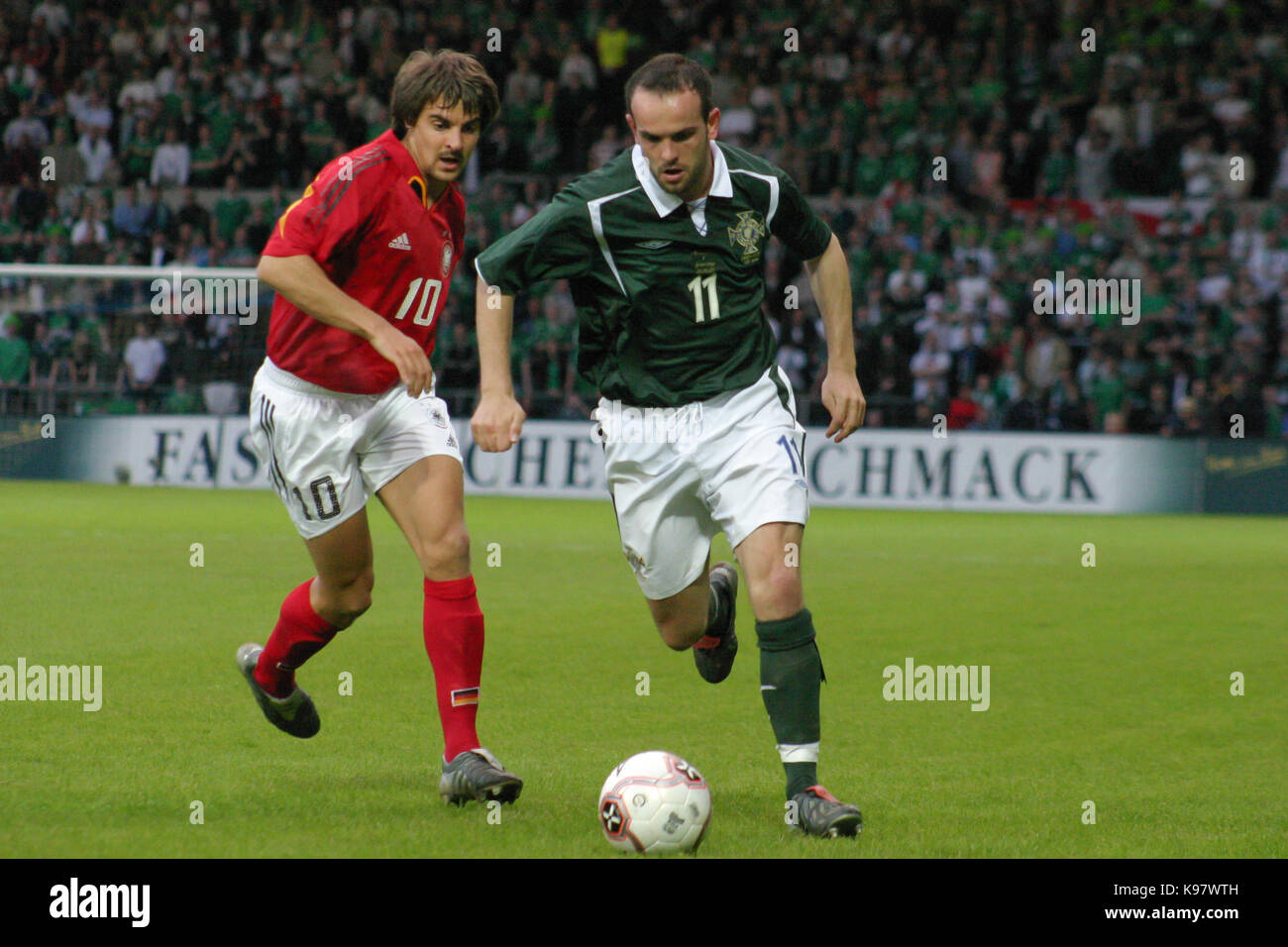 Stuart elliott northern ireland international footballer 2005 hi-res ...