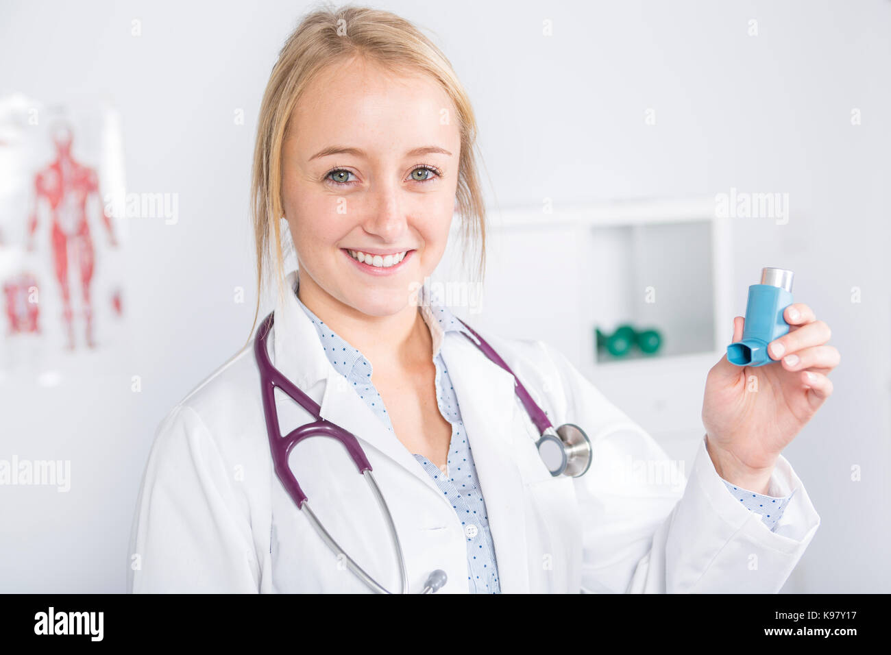 Medical doctor at work with inhaler Stock Photo - Alamy