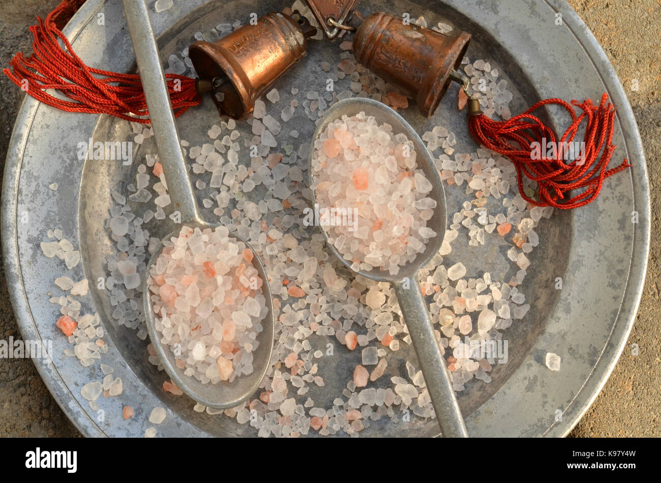 course pink Himalayan salt Stock Photo - Alamy