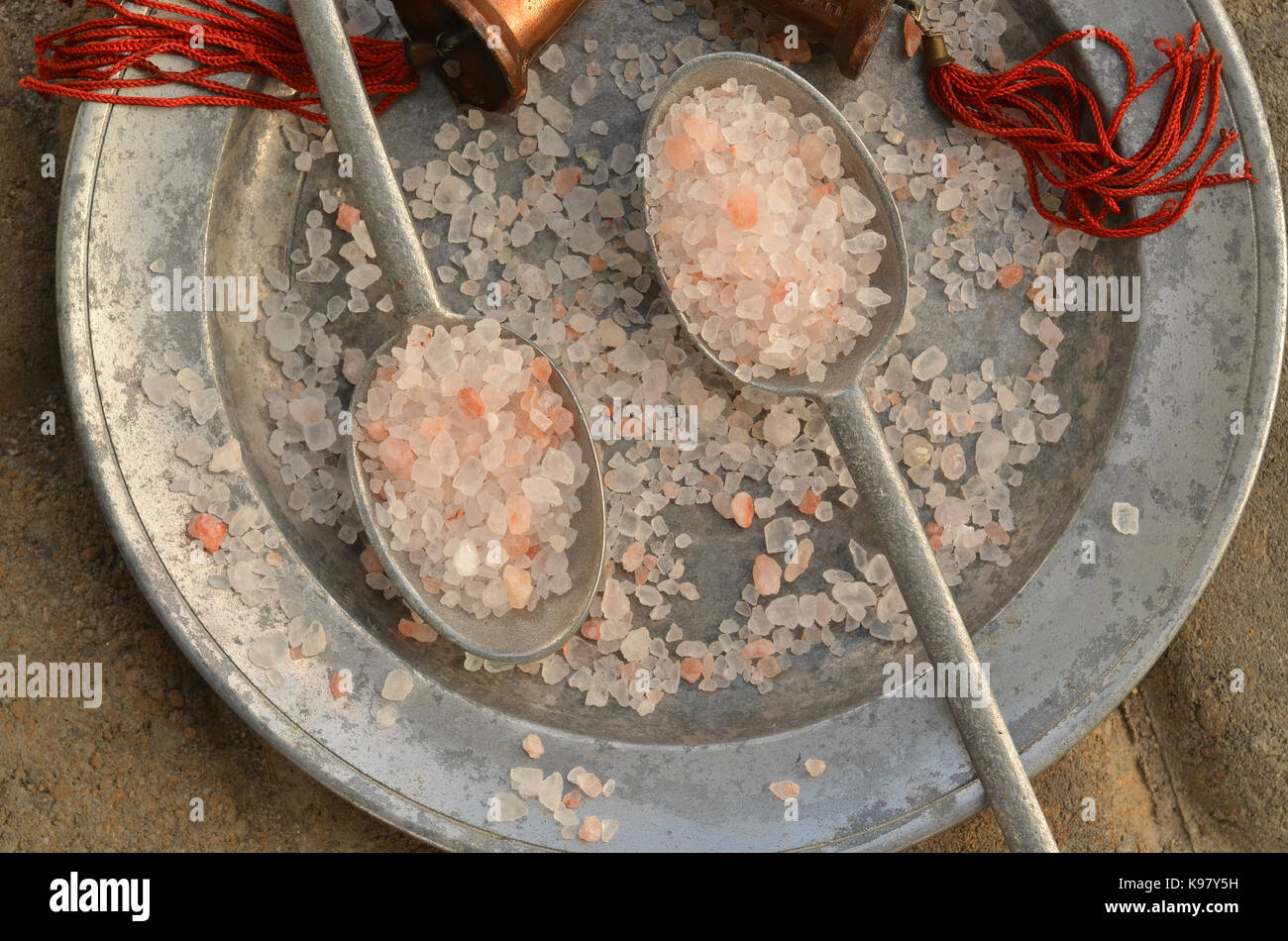 course pink Himalayan salt Stock Photo - Alamy