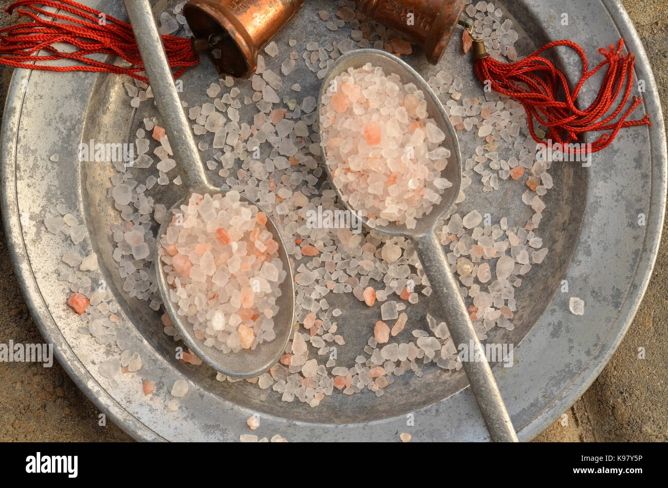 course pink Himalayan salt Stock Photo - Alamy