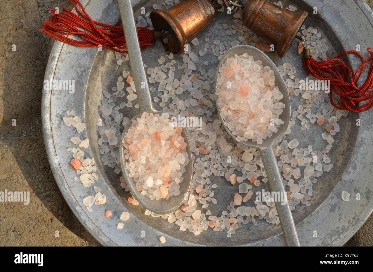 course pink Himalayan salt Stock Photo - Alamy