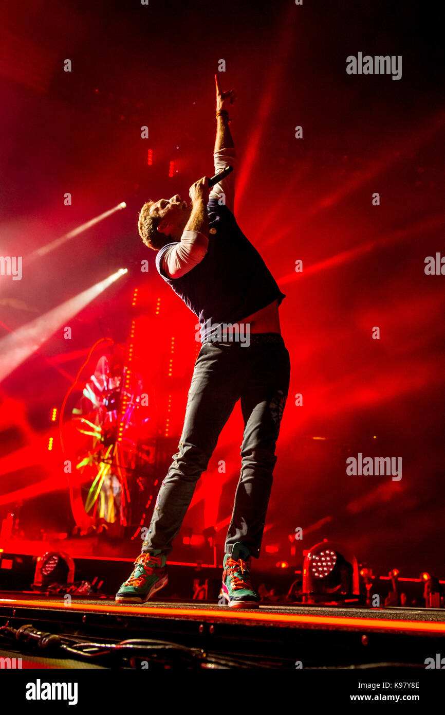 Coldplay with lead singer Chris Martin performs at Rogers Centre in ...