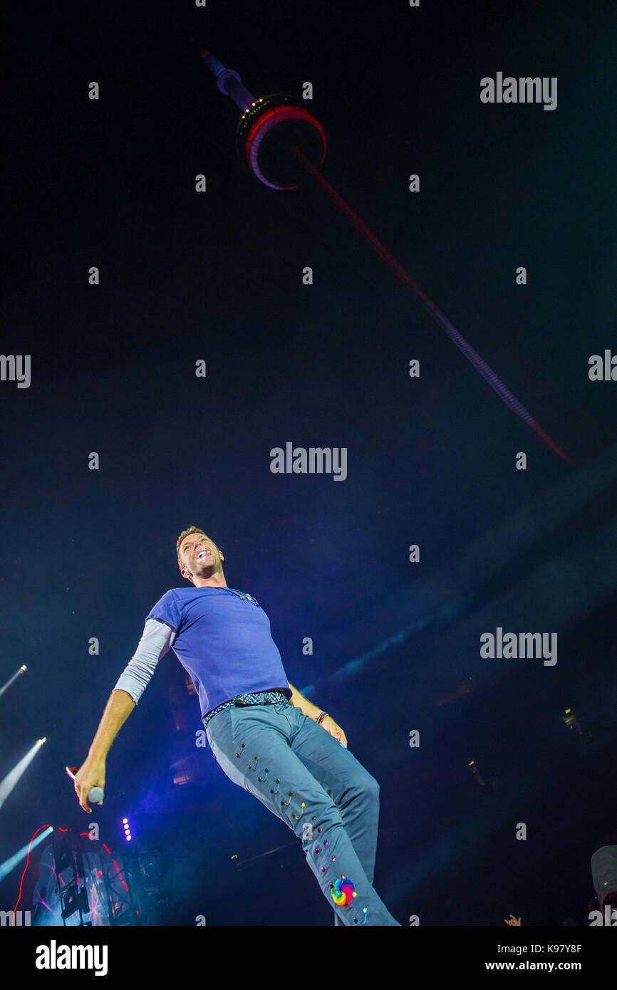Lead singer of of coldplay hi-res stock photography and images - Alamy