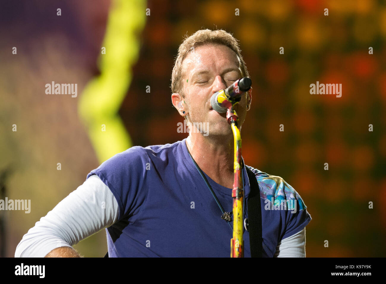 Coldplay with lead singer Chris Martin performs at Rogers Centre in ...