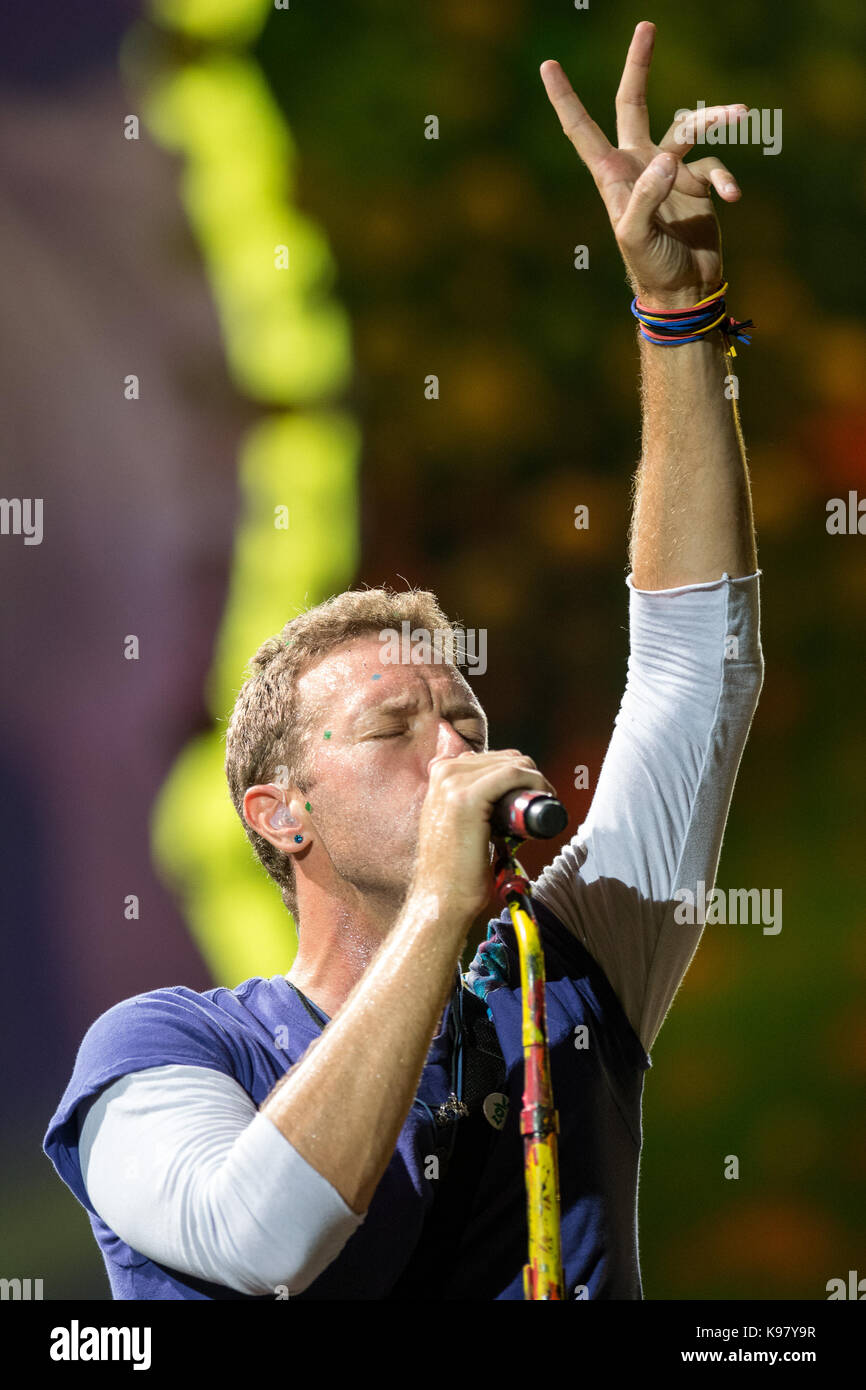 Coldplay with lead singer Chris Martin performs at Rogers Centre in ...