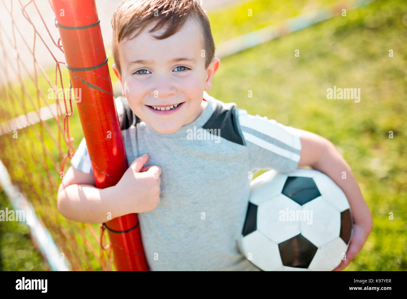 Youth soccer player hi-res stock photography and images - Alamy