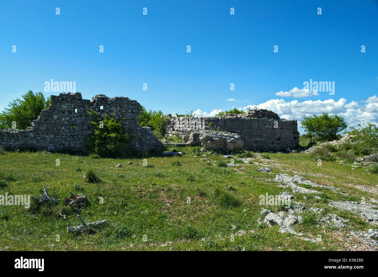 Remaining of watch tower on Bribir fortress, Dalmatia Stock Photo - Alamy