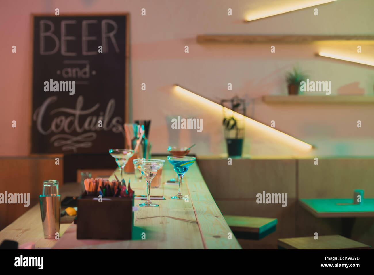 alcohol cocktails on counter Stock Photo - Alamy