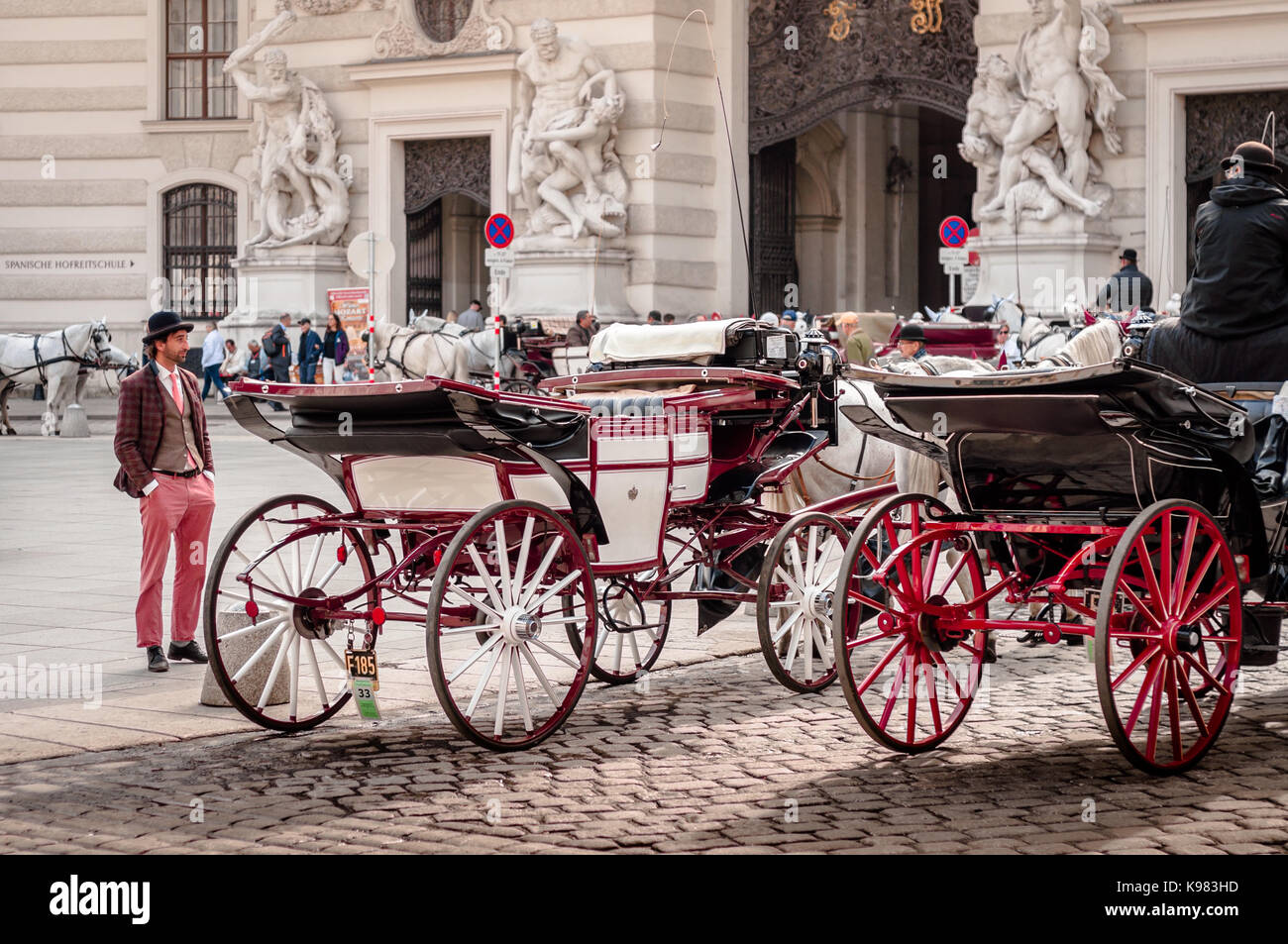 Cobbled street vienna hi-res stock photography and images - Alamy
