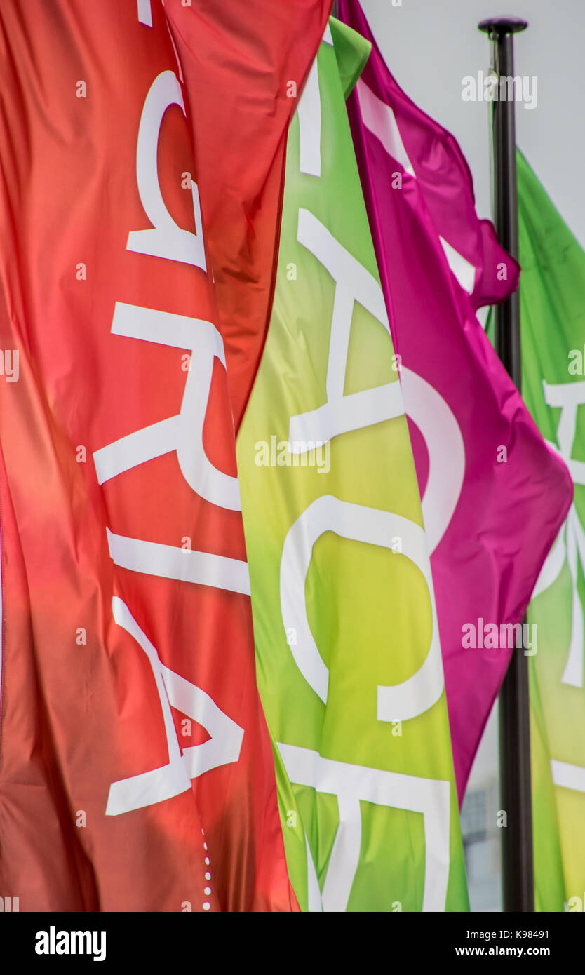 Windy vertical hi-res stock photography and images - Alamy