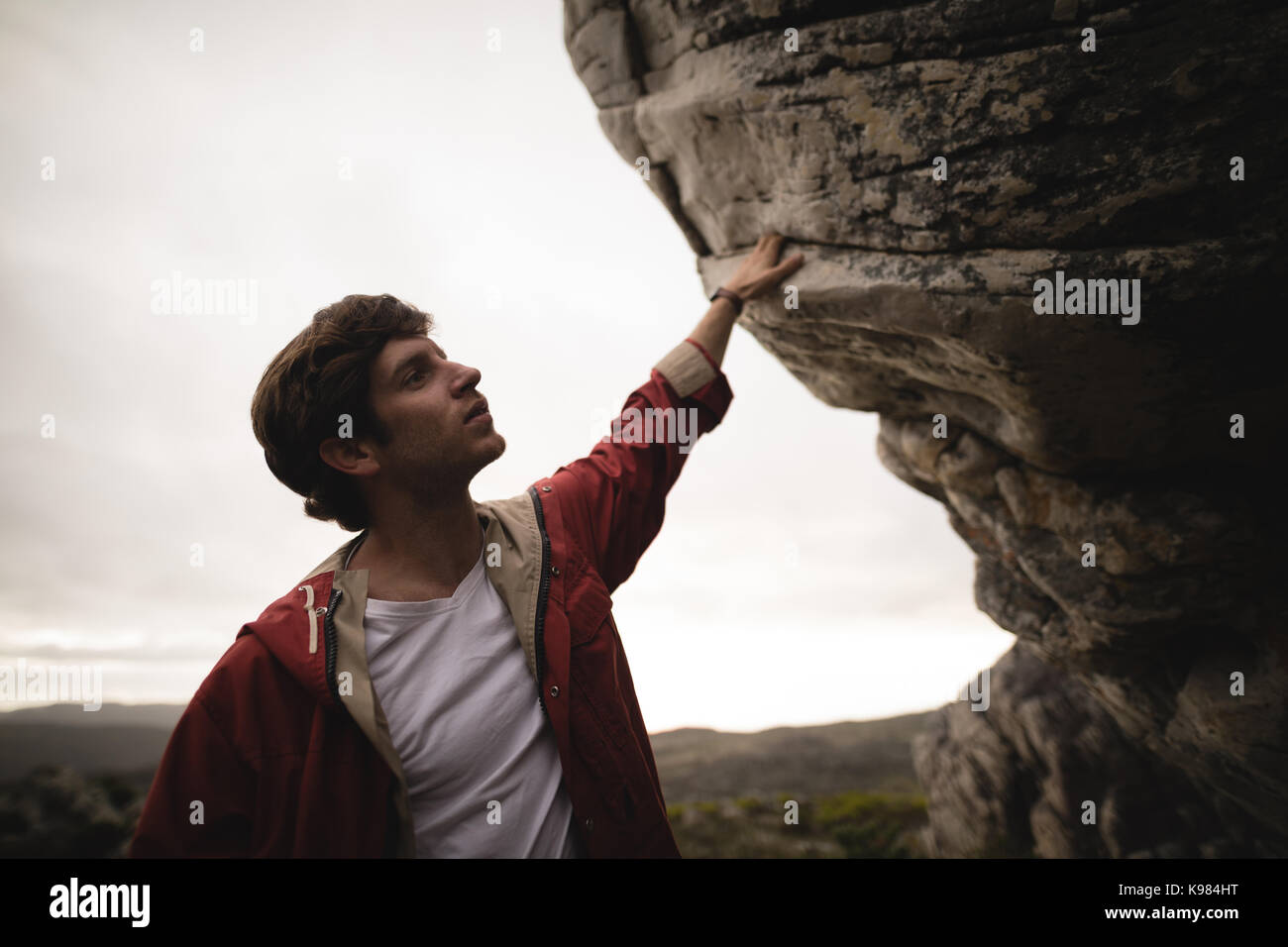 Under cliff hi-res stock photography and images - Alamy