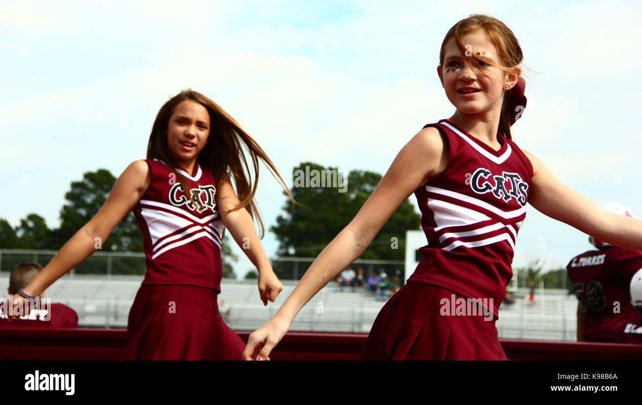 Cheering squad hi-res stock photography and images - Alamy