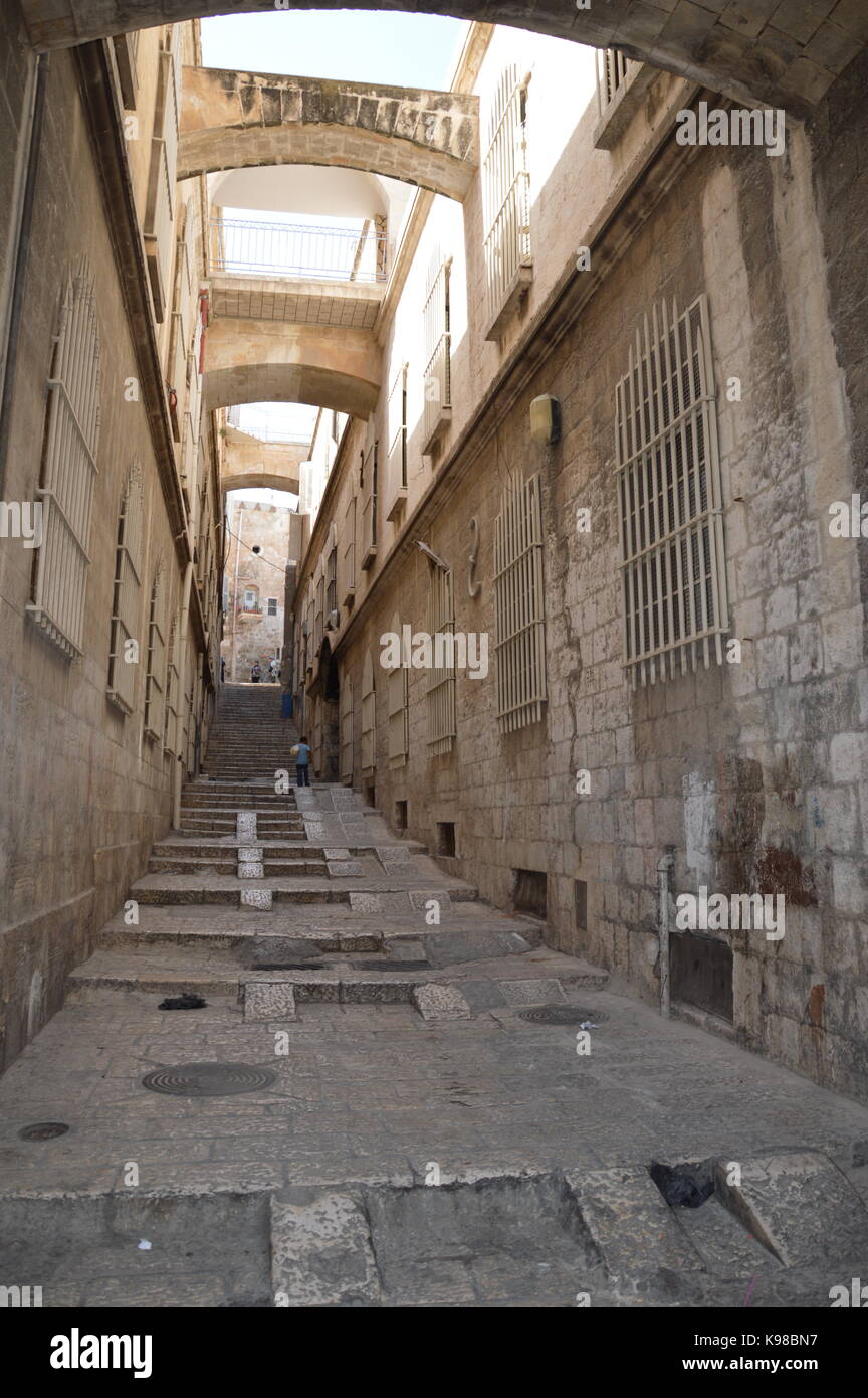 Jerusalem stone alley with arches Stock Photo - Alamy