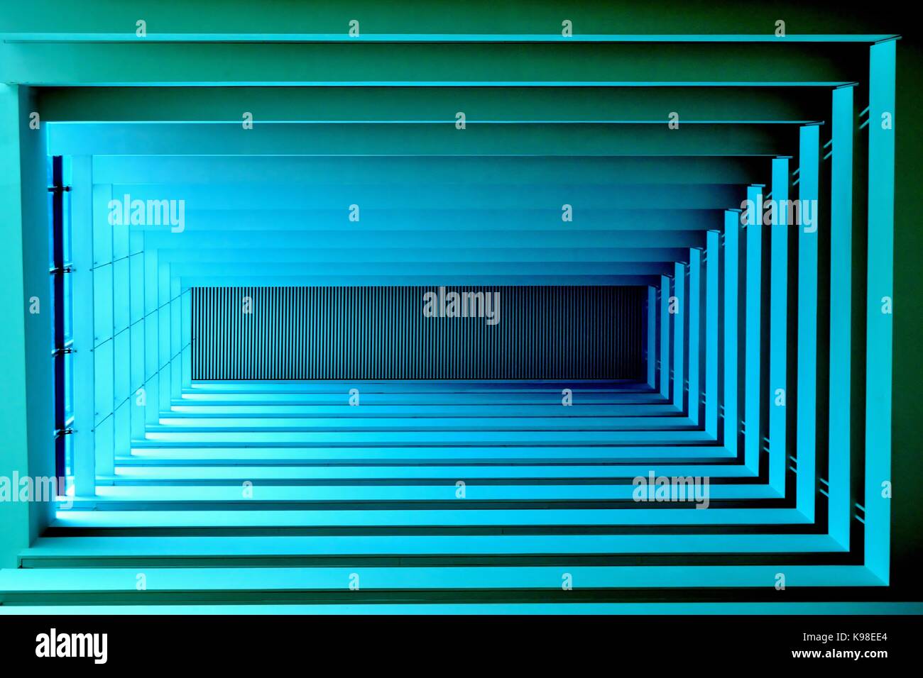 High ceiling hi-res stock photography and images - Alamy