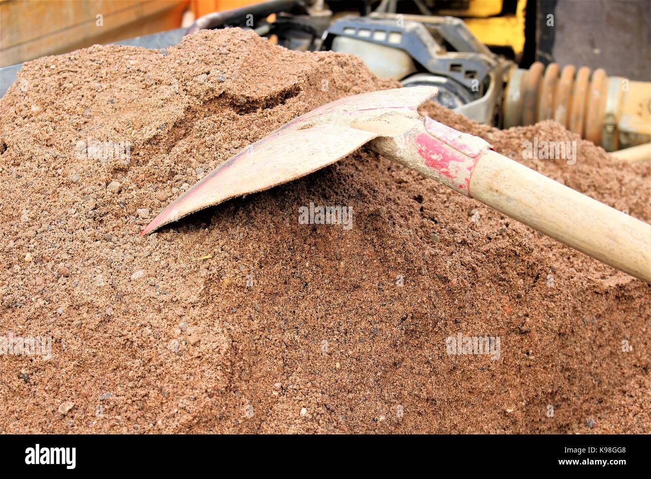 Shoveling sand hi-res stock photography and images - Alamy